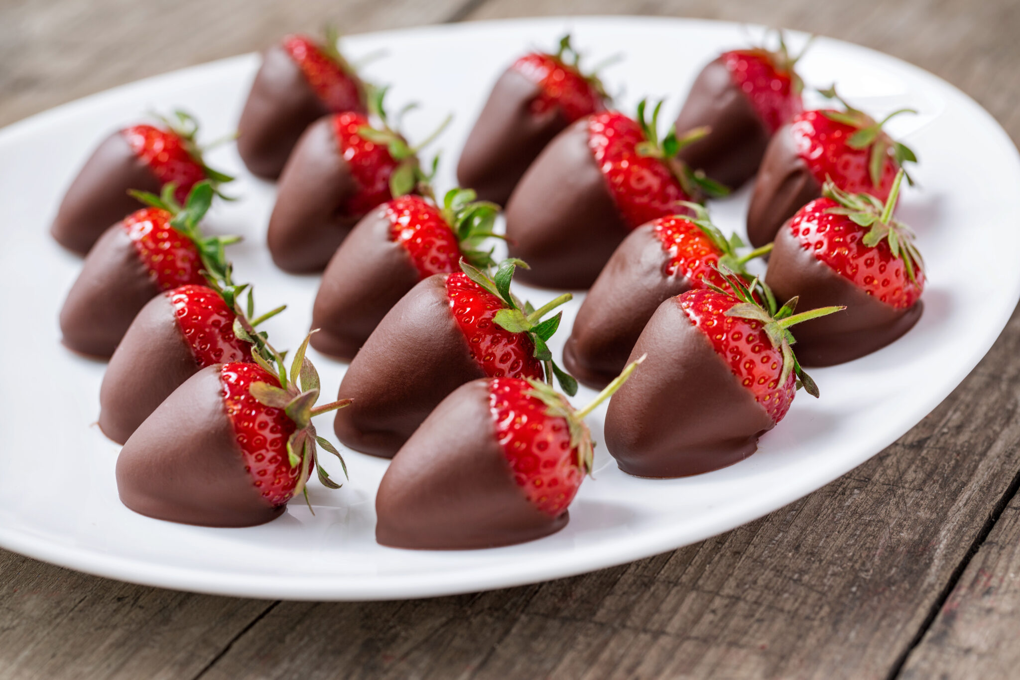 Chocolate-Kissed Strawberries - Spice Islands